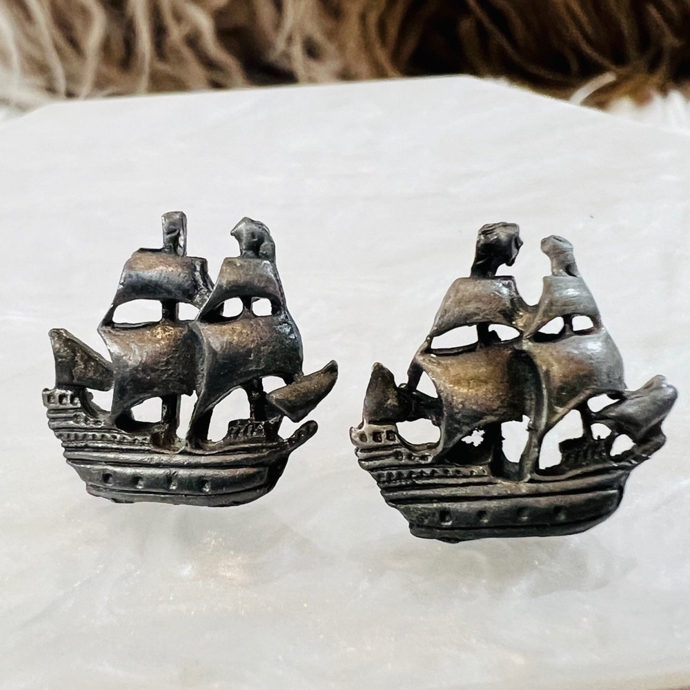 Aged Silvertone, Pirate Ship Costume Pierced Earrings - Gem